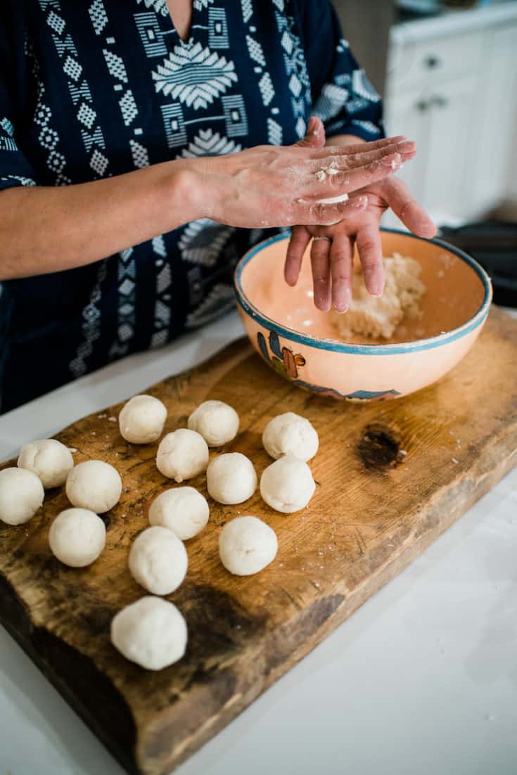 How to Make Sopes + Video - Muy Bueno