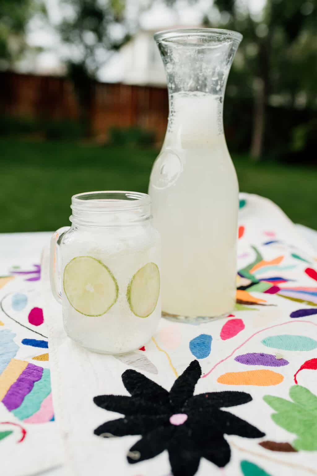 Sparkling Limeade (Limonada con Agua Mineral) - Muy Bueno