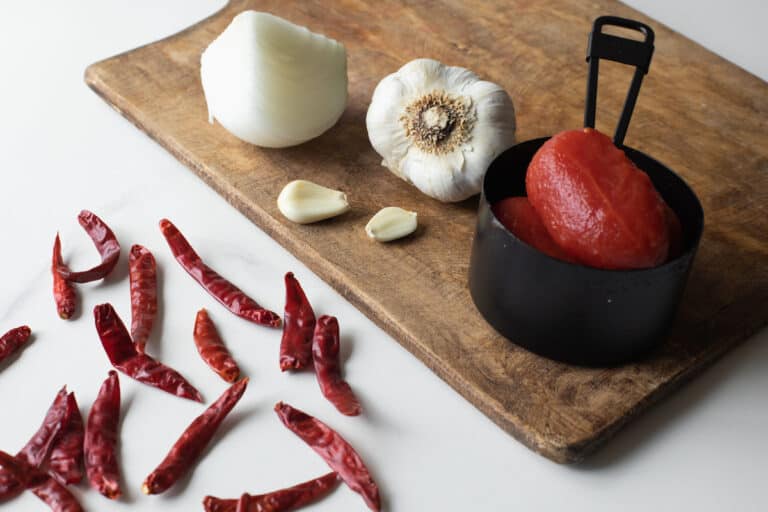 Chile de Árbol Salsa (Spicy Homemade Sauce Recipe)