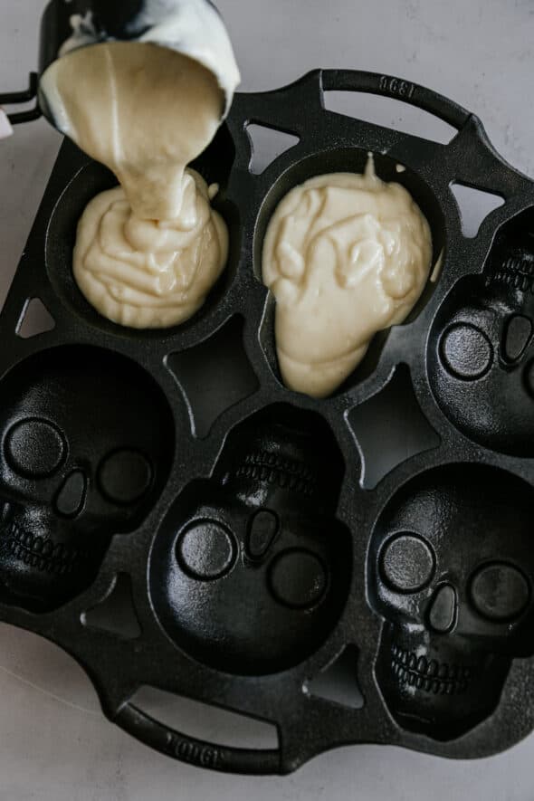 Mini Lemon Sugar Skull Cakes (Día de los Muertos Recipe)