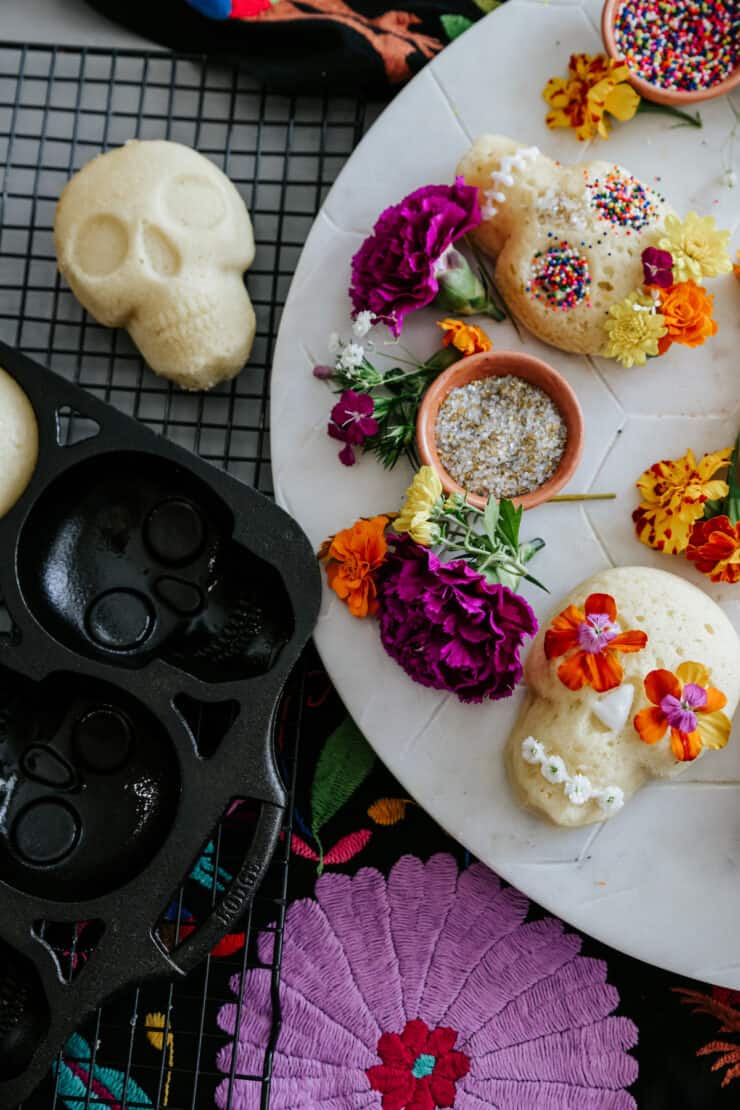 Mini Lemon Sugar Skull Cakes (Día de los Muertos Recipe)